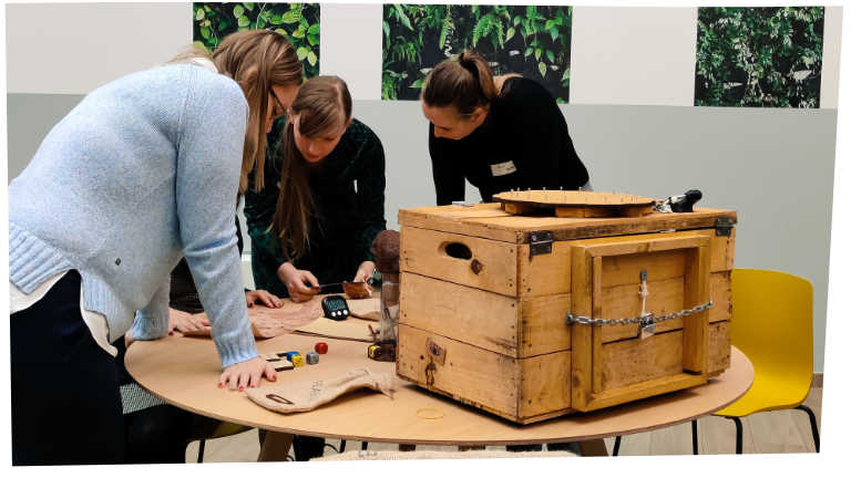 ESCAPE-BOXES | Teambuildings & Mobiele escaperooms